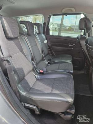 Brown Renault Grand Scenic 2012 in Siauliai, with an engine capacity of 1.60 L and mileage of 296 thousand km for 4750 €, photo 18 on AUTOMOTO.COM.LV
