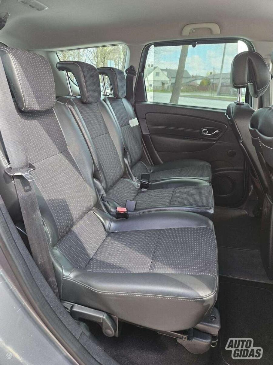 Brown Renault Grand Scenic 2012 in Siauliai, with an engine capacity of 1.60 L and mileage of 296 thousand km for 4750 €, photo 18 on AUTOMOTO.COM.LV