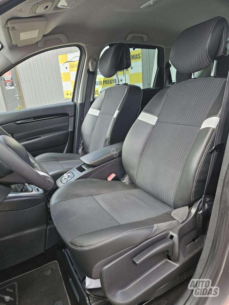 Brown Renault Grand Scenic 2012 in Siauliai, with an engine capacity of 1.60 L and mileage of 296 thousand km for 4750 €, photo 19 on AUTOMOTO.COM.LV