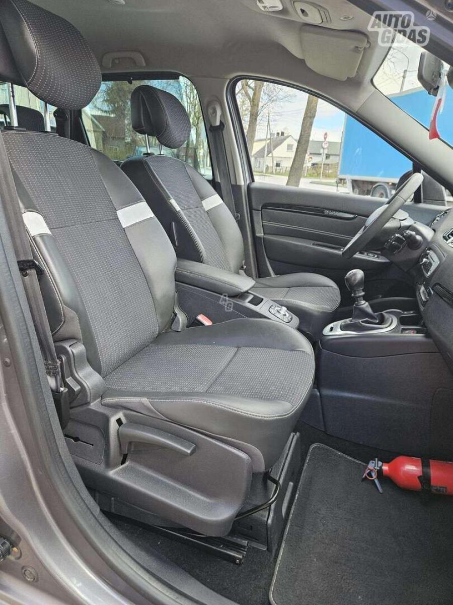 Brown Renault Grand Scenic 2012 in Siauliai, with an engine capacity of 1.60 L and mileage of 296 thousand km for 4750 €, photo 20 on AUTOMOTO.COM.LV