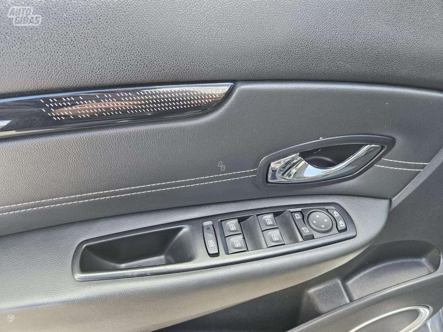 Brown Renault Grand Scenic 2012 in Siauliai, with an engine capacity of 1.60 L and mileage of 296 thousand km for 4750 €, photo 22 on AUTOMOTO.COM.LV