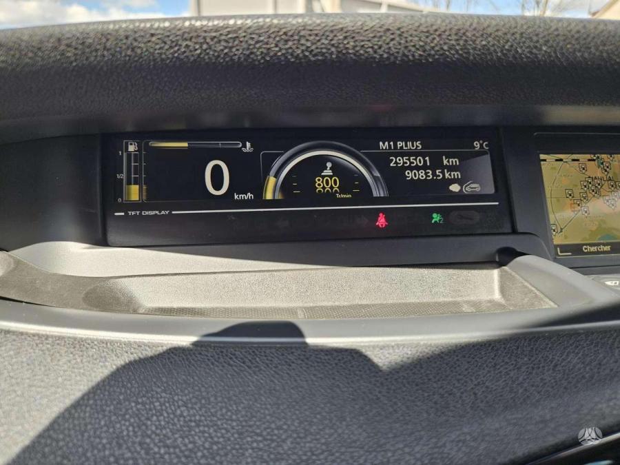 Brūns Renault Grand Scenic 2012 Šauļi, ar dzinēja tilpumu 1.60 L un nobraukumu 296 tūkst. km par 4450 €, foto 25 vietnē AUTOMOTO.COM.LV