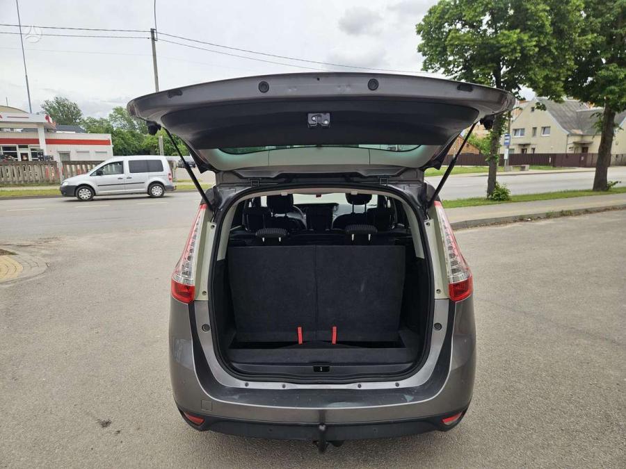 Brown Renault Grand Scenic 2012 in Siauliai, with an engine capacity of 1.60 L and mileage of 296 thousand km for 4050 €, photo 13 on AUTOMOTO.COM.LV