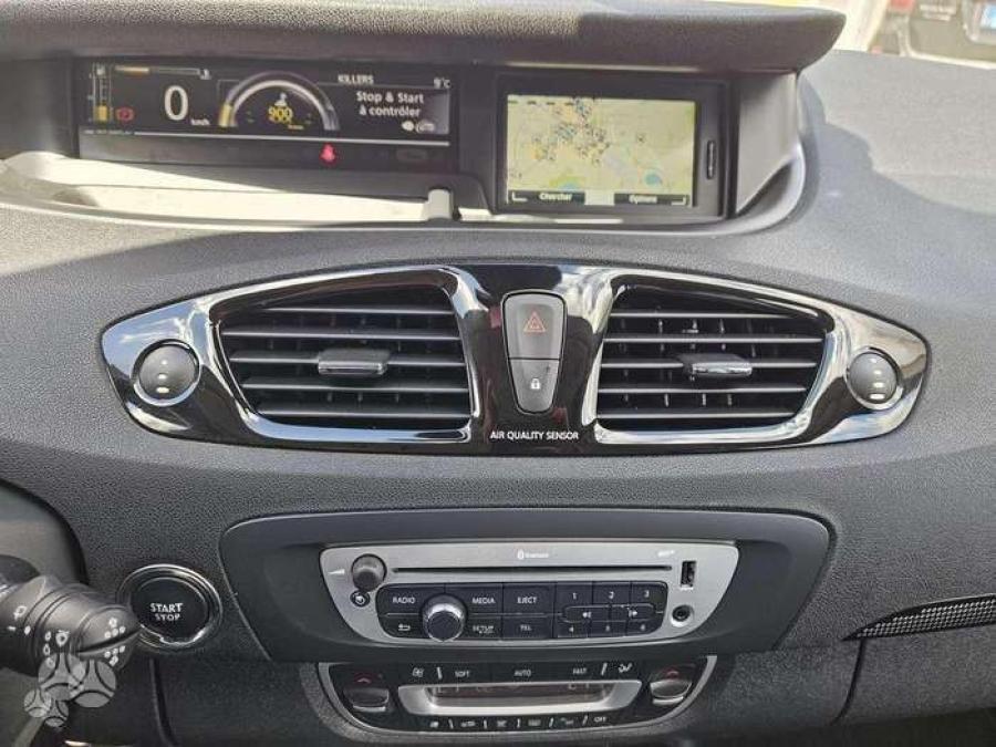 Brown Renault Grand Scenic 2012 in Siauliai, with an engine capacity of 1.60 L and mileage of 296 thousand km for 4050 €, photo 21 on AUTOMOTO.COM.LV