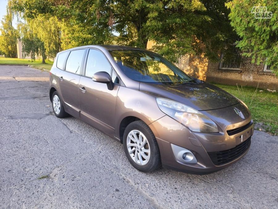 Brown Renault Grand Scenic 2012 in Panevezys, with an engine capacity of 1.50 L and mileage of 227 thousand km for 3200 €, photo 6 on AUTOMOTO.COM.LV