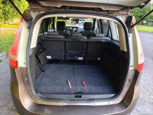 Brown Renault Grand Scenic 2012 in Panevezys, with an engine capacity of 1.50 L and mileage of 227 thousand km for 3200 €, photo 14 on AUTOMOTO.COM.LV