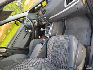 Brown Renault Grand Scenic 2012 in Panevezys, with an engine capacity of 1.50 L and mileage of 227 thousand km for 3200 €, photo 16 on AUTOMOTO.COM.LV
