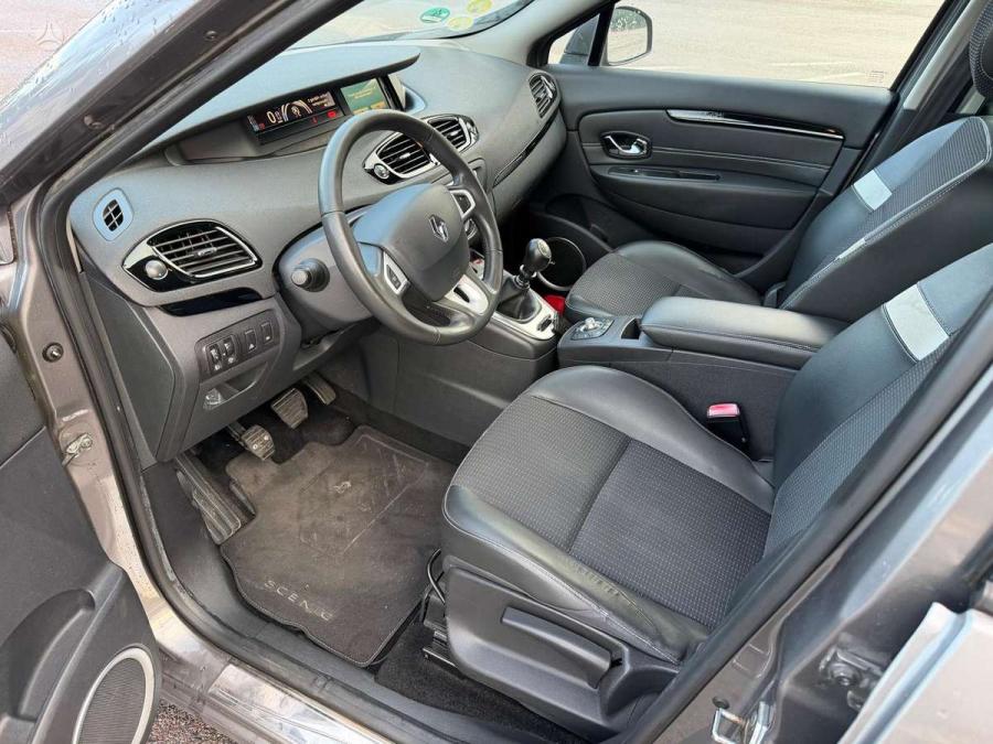 Brūns Renault Grand Scenic 2012 Raseiniai, ar dzinēja tilpumu 1.60 L un nobraukumu 333 tūkst. km par 3900 €, foto 10 vietnē AUTOMOTO.COM.LV
