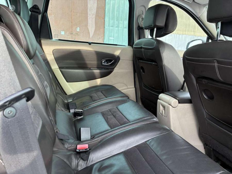 Brūns Renault Grand Scenic 2013 Šauļi, ar dzinēja tilpumu 1.60 L un nobraukumu 237 tūkst. km par 3200 €, foto 19 vietnē AUTOMOTO.COM.LV