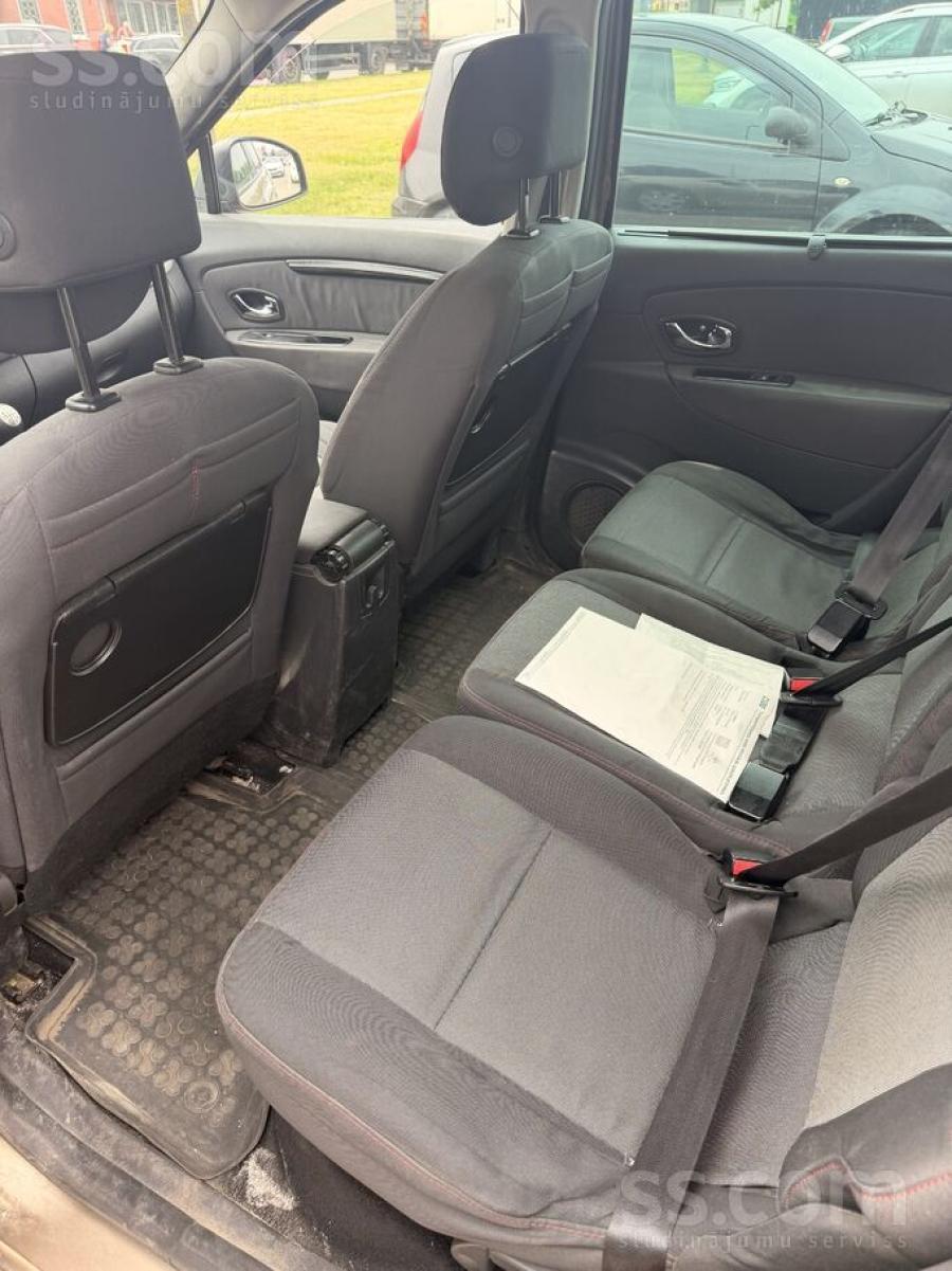 Brown Renault Grand Scenic 2014 in Riga, with an engine capacity of 1.50 L and mileage of 618 thousand km for 2500 €, photo 7 on AUTOMOTO.COM.LV