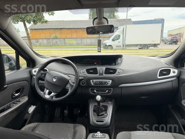 Brown Renault Grand Scenic 2014 in Riga, with an engine capacity of 1.50 L and mileage of 618 thousand km for 2500 €, photo 9 on AUTOMOTO.COM.LV