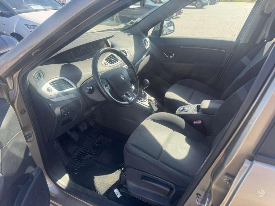Brūns Renault Grand Scenic 2014 Tauragė, ar dzinēja tilpumu 1.46 L un nobraukumu 255 tūkst. km par 4200 €, foto 6 vietnē AUTOMOTO.COM.LV