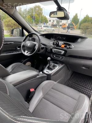 Brown Renault Grand Scenic 2014 in Jelgava, with an engine capacity of 1.60 L and mileage of 241 thousand km for 4900 €, photo 10 on AUTOMOTO.COM.LV