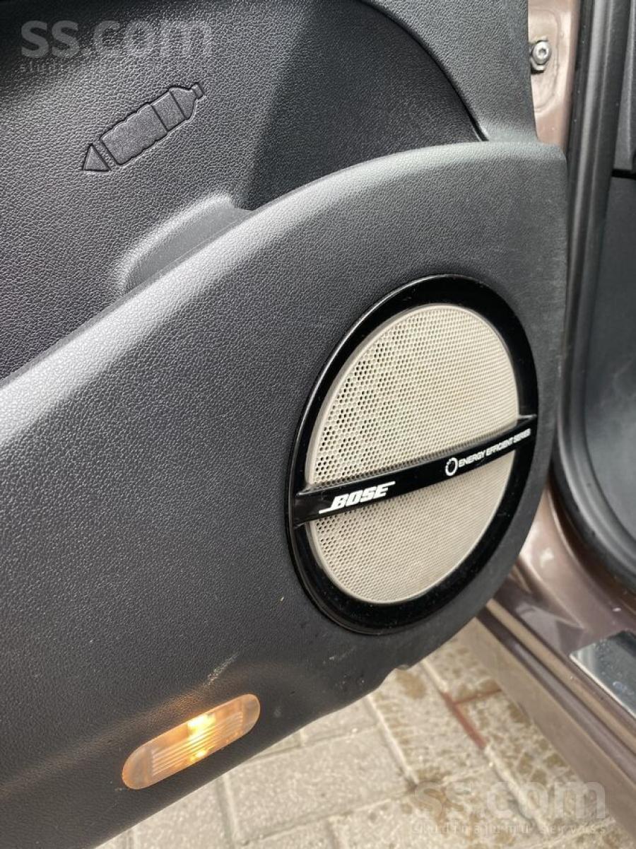 Brown Renault Grand Scenic 2014 in Jelgava, with an engine capacity of 1.60 L and mileage of 241 thousand km for 4900 €, photo 13 on AUTOMOTO.COM.LV