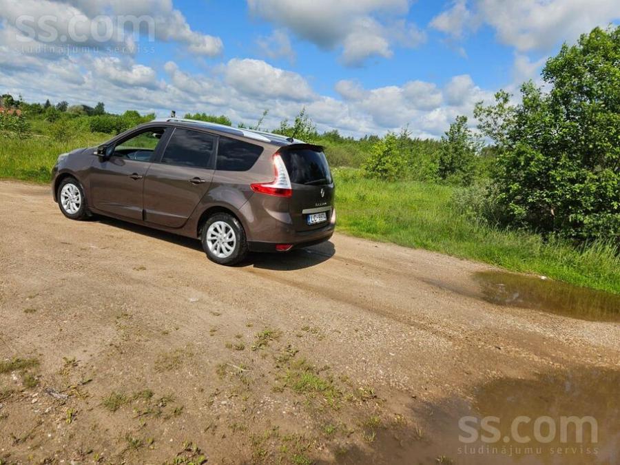 Brown Renault Grand Scenic 2016 in Gulbene, with an engine capacity of 1.50 L and mileage of 400 thousand km for 4000 €, photo 3 on AUTOMOTO.COM.LV