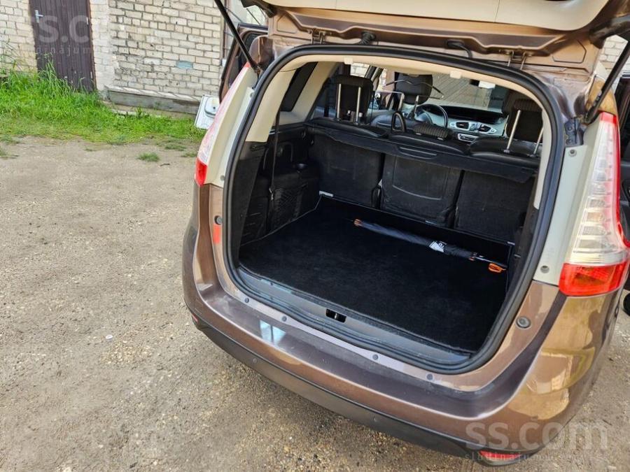 Brown Renault Grand Scenic 2016 in Gulbene, with an engine capacity of 1.50 L and mileage of 400 thousand km for 4000 €, photo 6 on AUTOMOTO.COM.LV