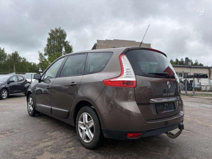 Brūns Renault Grand Scenic 2016 Radviliškis, ar dzinēja tilpumu 1.46 L un nobraukumu 239 tūkst. km par 3950 €, foto 5 vietnē AUTOMOTO.COM.LV