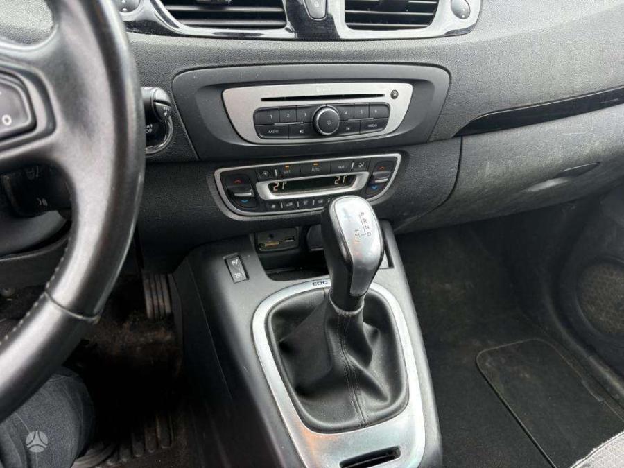 Brūns Renault Grand Scenic 2016 Radviliškis, ar dzinēja tilpumu 1.46 L un nobraukumu 239 tūkst. km par 3950 €, foto 16 vietnē AUTOMOTO.COM.LV