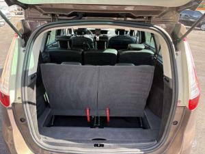Brūns Renault Grand Scenic 2016 Radviliškis, ar dzinēja tilpumu 1.46 L un nobraukumu 240 tūkst. km par 5450 €, foto 12 vietnē AUTOMOTO.COM.LV