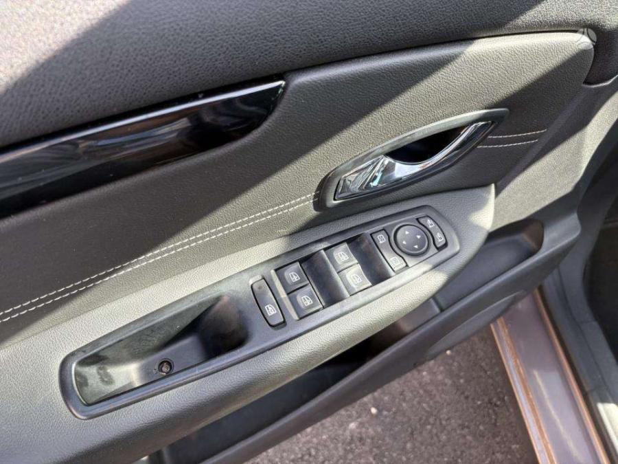 Brūns Renault Grand Scenic 2016 Radviliškis, ar dzinēja tilpumu 1.46 L un nobraukumu 240 tūkst. km par 5450 €, foto 15 vietnē AUTOMOTO.COM.LV