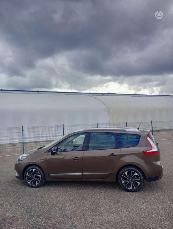Brown Renault Grand Scenic 2016 in Kaunas, with an engine capacity of 1.46 L and mileage of 240 thousand km for 5450 €, photo 6 on AUTOMOTO.COM.LV