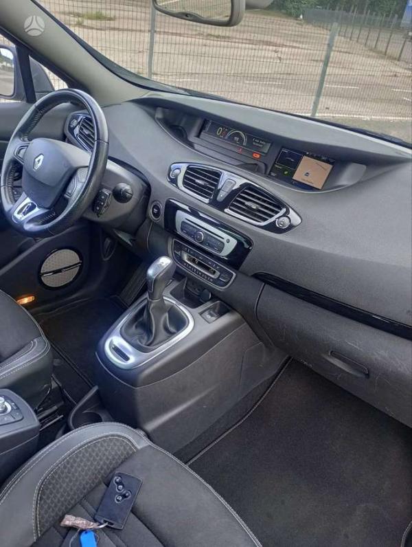Brown Renault Grand Scenic 2016 in Kaunas, with an engine capacity of 1.46 L and mileage of 240 thousand km for 5450 €, photo 10 on AUTOMOTO.COM.LV