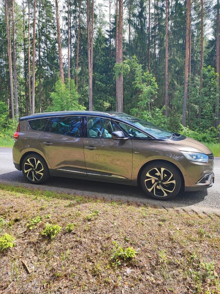 Brown Renault Grand Scenic 2017 in Madona, with an engine capacity of 1.50 L and mileage of 174 thousand km for 10899 €, photo 3 on AUTOMOTO.COM.LV