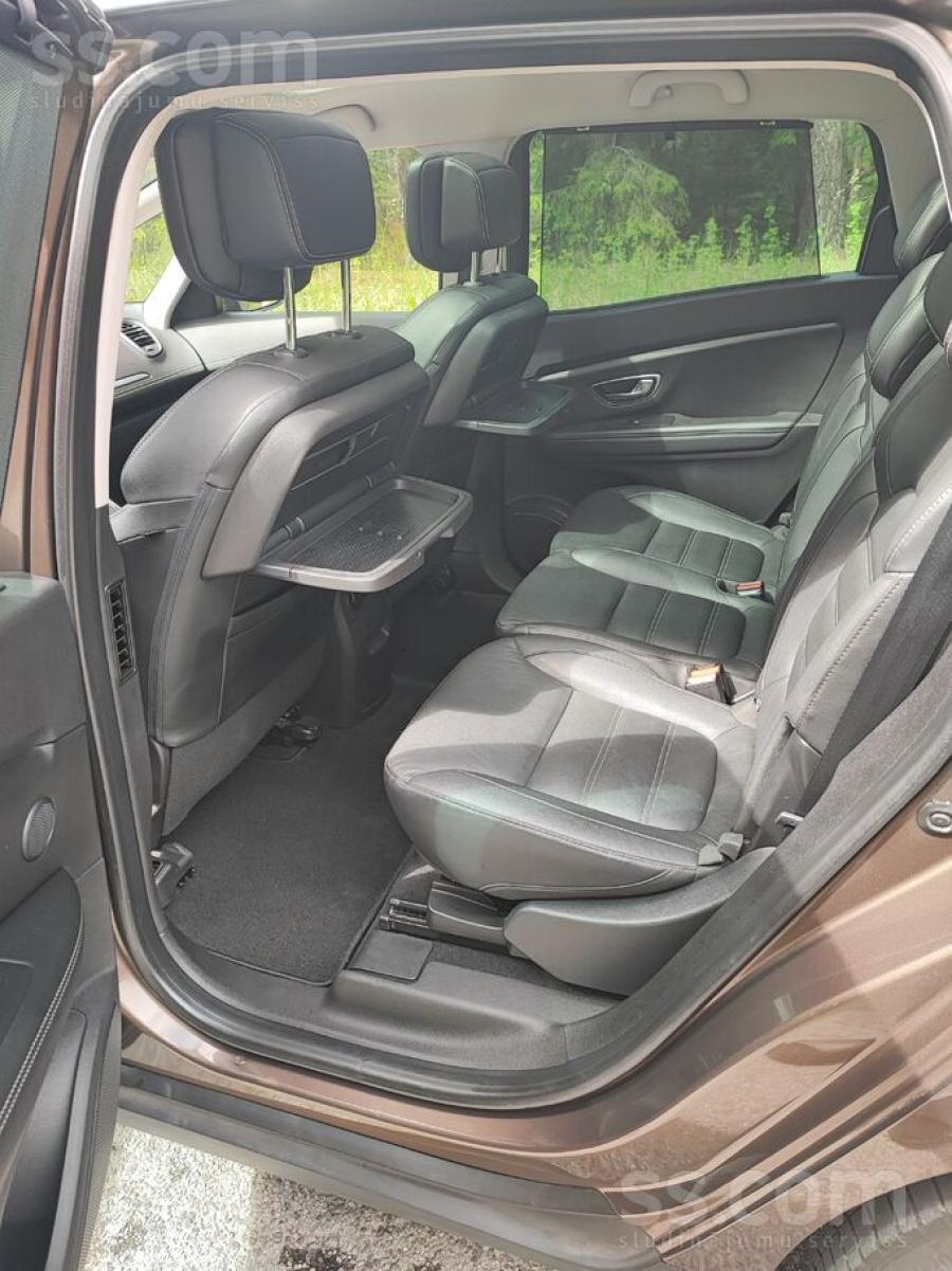 Brown Renault Grand Scenic 2017 in Madona, with an engine capacity of 1.50 L and mileage of 174 thousand km for 10899 €, photo 10 on AUTOMOTO.COM.LV
