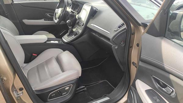 Brūns Renault Grand Scenic 2017 Tauragė, ar dzinēja tilpumu 1.60 L un nobraukumu 249 tūkst. km par 8899 €, foto 10 vietnē AUTOMOTO.COM.LV