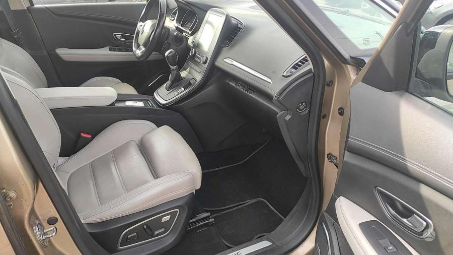 Brūns Renault Grand Scenic 2017 Tauragė, ar dzinēja tilpumu 1.60 L un nobraukumu 249 tūkst. km par 8899 €, foto 11 vietnē AUTOMOTO.COM.LV