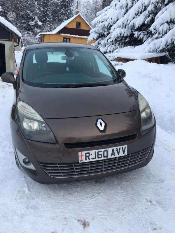 Brown Renault Grand Scenic 2010 in Vilnius, with an engine capacity of 1.87 L and mileage of 270 thousand km for 1300 €, photo 3 on AUTOMOTO.COM.LV