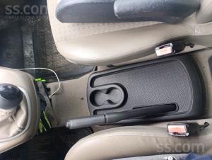 Zaļš Renault Grand Scenic 2005 Alūksne, ar dzinēja tilpumu 1.90 L un nobraukumu 280 tūkst. km par 1100 €, foto 4 vietnē AUTOMOTO.COM.LV