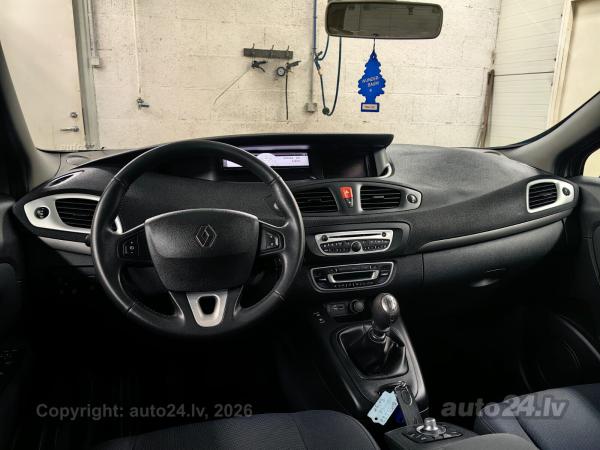Pelēks Renault Grand Scenic 2010 Viljandi, ar dzinēja tilpumu 1.90 L un nobraukumu 187 tūkst. km par 4190 €, foto 4 vietnē AUTOMOTO.COM.LV