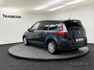Grey Renault Grand Scenic 2010 in Parnu, with an engine capacity of 1.90 L and mileage of 328 thousand km for 2490 €, photo 8 on AUTOMOTO.COM.LV