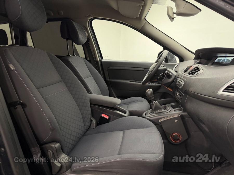 Grey Renault Grand Scenic 2010 in Parnu, with an engine capacity of 1.90 L and mileage of 328 thousand km for 2490 €, photo 10 on AUTOMOTO.COM.LV
