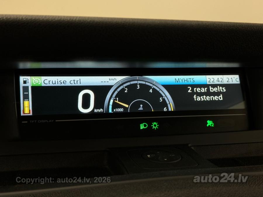 Grey Renault Grand Scenic 2010 in Parnu, with an engine capacity of 1.90 L and mileage of 328 thousand km for 2490 €, photo 17 on AUTOMOTO.COM.LV