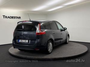 Pelēks Renault Grand Scenic 2010 Pērnava, ar dzinēja tilpumu 1.90 L un nobraukumu 328 tūkst. km par 2290 €, foto 6 vietnē AUTOMOTO.COM.LV