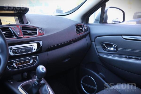 Pelēks Renault Grand Scenic 2013 Rīga, ar dzinēja tilpumu 1.60 L un nobraukumu 0 tūkst. km par 2595 €, foto 9 vietnē AUTOMOTO.COM.LV