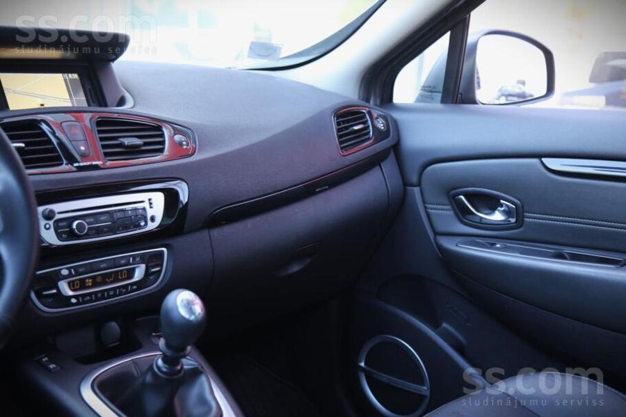 Pelēks Renault Grand Scenic 2013 Rīga, ar dzinēja tilpumu 1.60 L un nobraukumu 0 tūkst. km par 2595 €, foto 10 vietnē AUTOMOTO.COM.LV