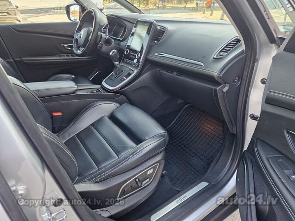 Grey Renault Grand Scenic 2018 in Tallinn, with an engine capacity of 1.60 L and mileage of 207 thousand km for 9950 €, photo 11 on AUTOMOTO.COM.LV