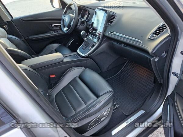 Grey Renault Grand Scenic 2018 in Tallinn, with an engine capacity of 1.60 L and mileage of 208 thousand km for 10990 €, photo 10 on AUTOMOTO.COM.LV