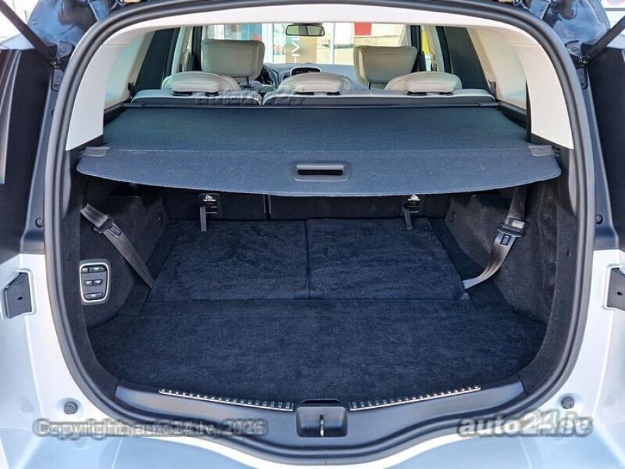 Pelēks Renault Grand Scenic 2018 Tallina, ar dzinēja tilpumu 1.60 L un nobraukumu 208 tūkst. km par 10990 €, foto 13 vietnē AUTOMOTO.COM.LV