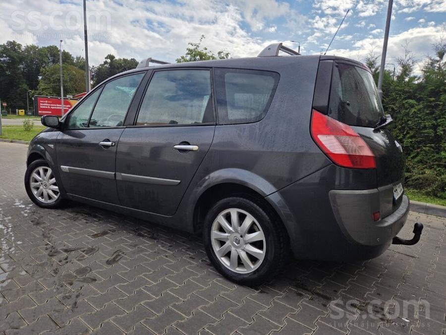 Pelēks Renault Grand Scenic 2004 Rīga, ar dzinēja tilpumu 2.00 L un nobraukumu 276 tūkst. km par 1050 €, foto 5 vietnē AUTOMOTO.COM.LV