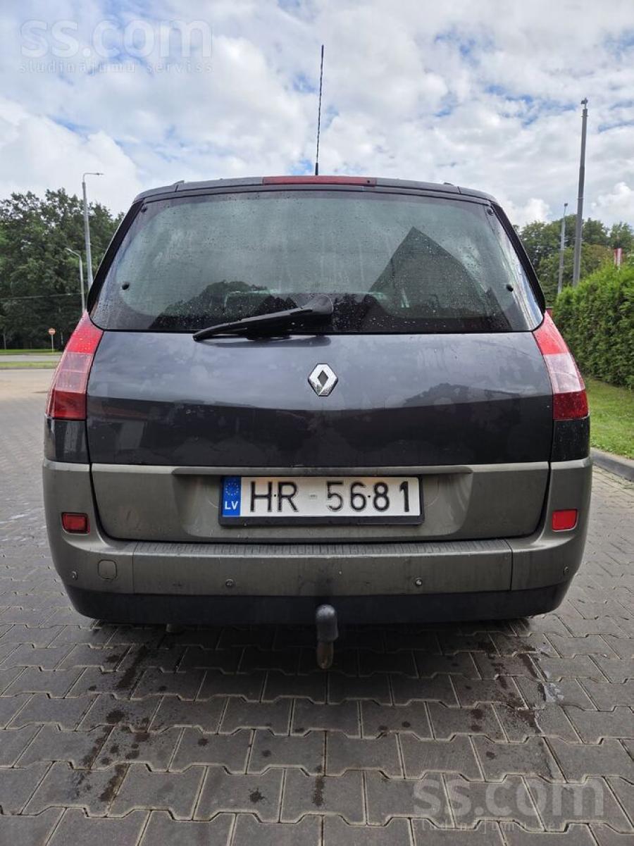 Pelēks Renault Grand Scenic 2004 Rīga, ar dzinēja tilpumu 2.00 L un nobraukumu 276 tūkst. km par 1050 €, foto 8 vietnē AUTOMOTO.COM.LV