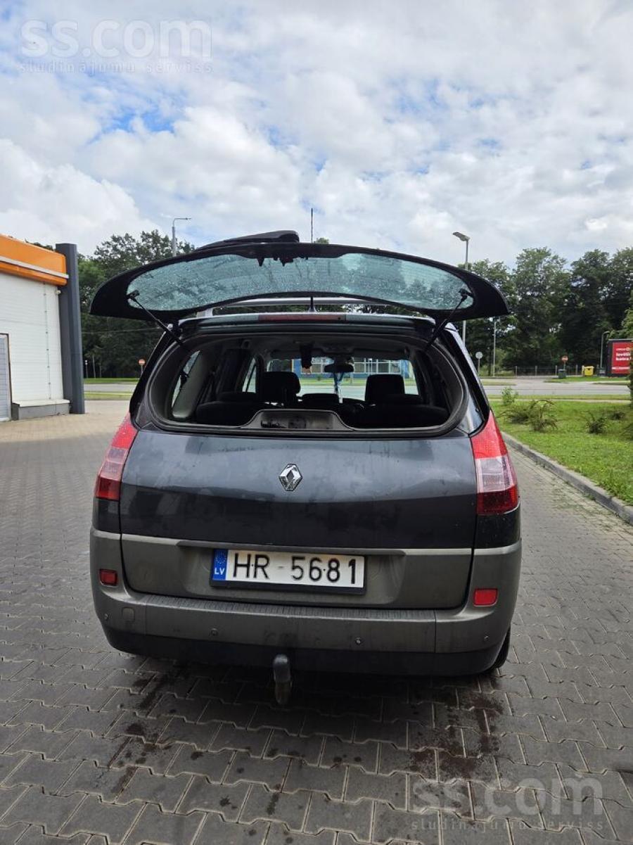 Pelēks Renault Grand Scenic 2004 Rīga, ar dzinēja tilpumu 2.00 L un nobraukumu 276 tūkst. km par 1050 €, foto 12 vietnē AUTOMOTO.COM.LV