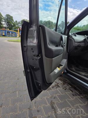 Pelēks Renault Grand Scenic 2004 Rīga, ar dzinēja tilpumu 2.00 L un nobraukumu 276 tūkst. km par 1050 €, foto 17 vietnē AUTOMOTO.COM.LV