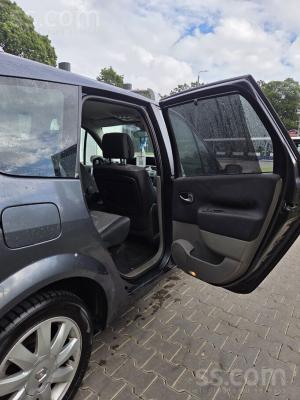 Pelēks Renault Grand Scenic 2004 Rīga, ar dzinēja tilpumu 2.00 L un nobraukumu 276 tūkst. km par 1050 €, foto 19 vietnē AUTOMOTO.COM.LV