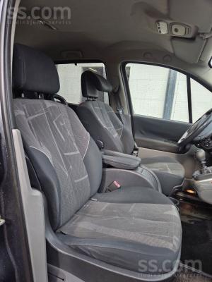 Pelēks Renault Grand Scenic 2004 Rīga, ar dzinēja tilpumu 2.00 L un nobraukumu 276 tūkst. km par 1050 €, foto 21 vietnē AUTOMOTO.COM.LV