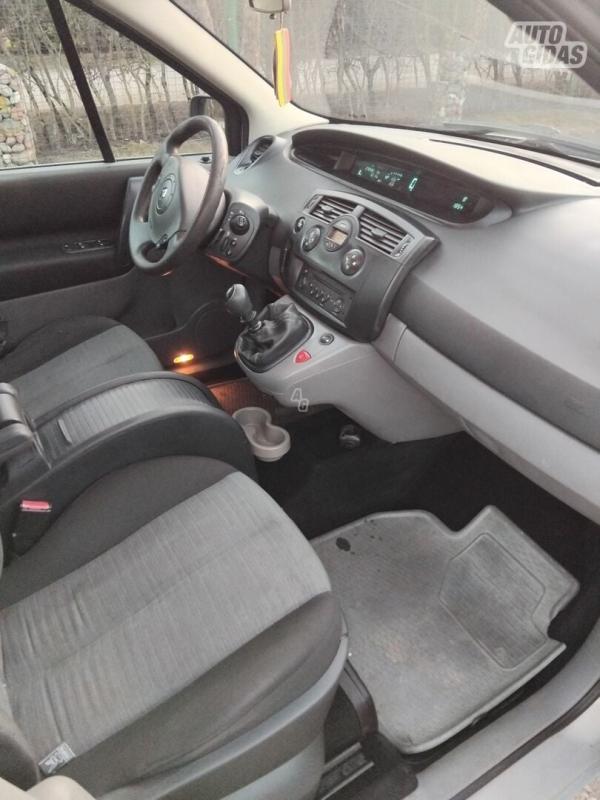Grey Renault Grand Scenic 2005 in Vilnius, with an engine capacity of 2.00 L and mileage of 279 thousand km for 1299 €, photo 9 on AUTOMOTO.COM.LV