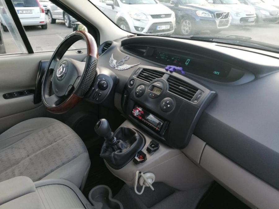 Pelēks Renault Grand Scenic 2005 Rīga, ar dzinēja tilpumu 1.90 L un nobraukumu 169 tūkst. km par 1590 €, foto 9 vietnē AUTOMOTO.COM.LV